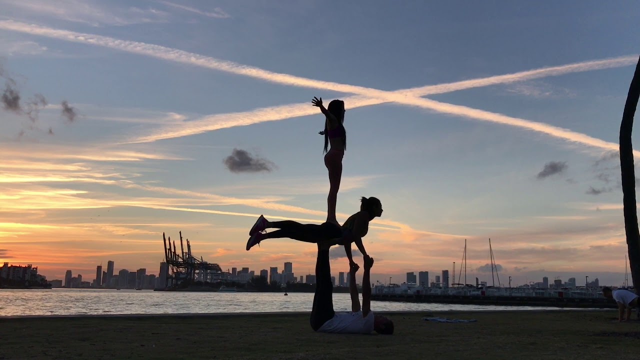 Acroyoga 3 person pose - YouTube