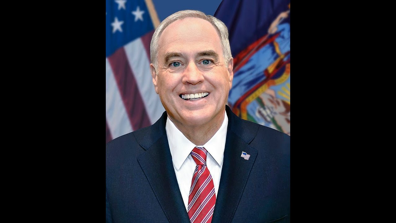 Lynn Berger sits down with Tom DiNapoli - YouTube