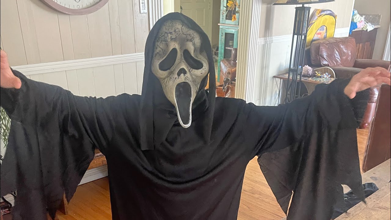Trying on my #SCREAM #GHOSTFACE #COSTUME #ghostfacecostume #halloween ...