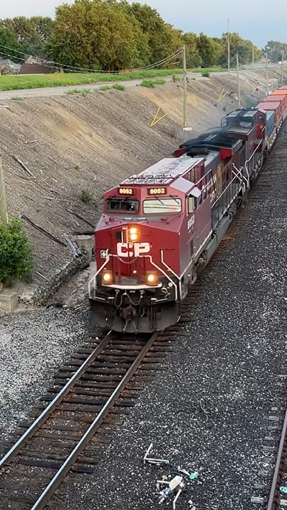 Horn Salute from CP 8052! 🚂🔥 - YouTube