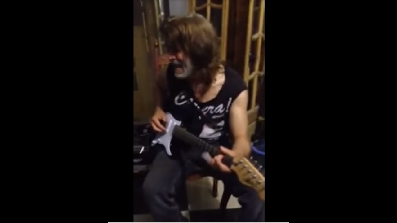 Djamel Sabri à la guitare - Les Berbères - YouTube