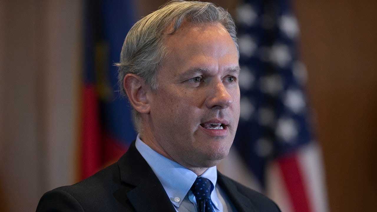 Lt. Gov. Dan Forest says he would lift mask mandate - YouTube