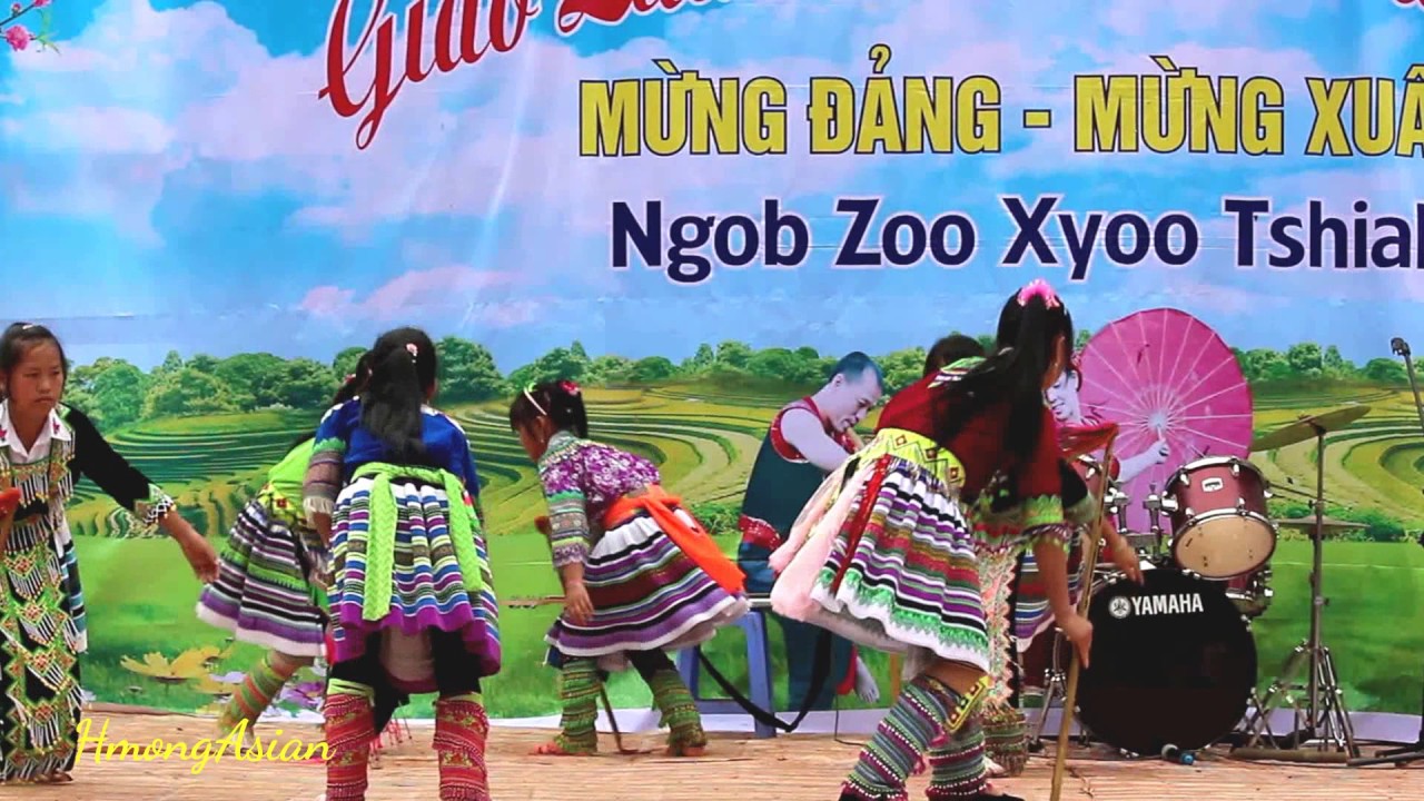 Hmoob Noj Peb Caug 2017: Nyab Laj Teb 15 | Hmong New Year 2017 - YouTube