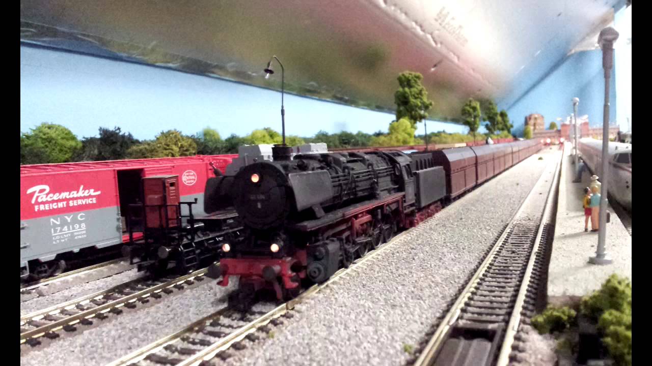 Trix 24202 , trix 22044 class 44 - YouTube