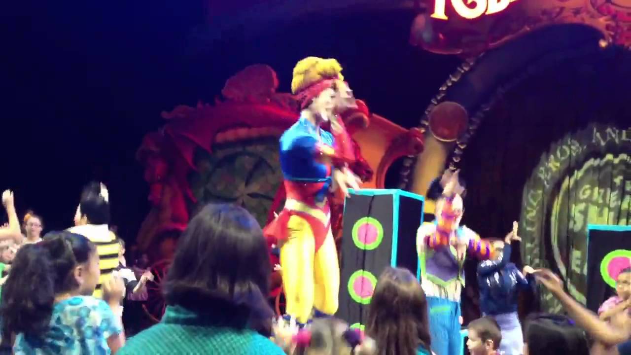 Ringling brothers dancing clowns - YouTube