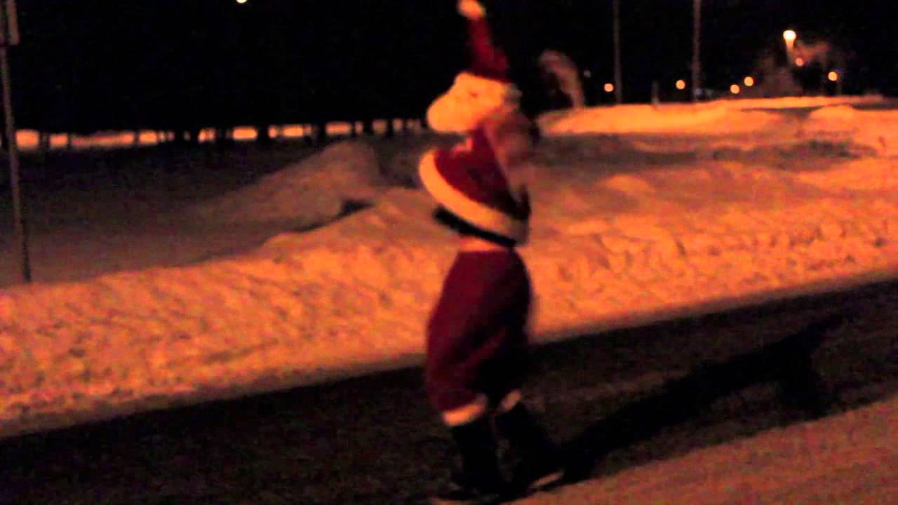 Tomten letar efter sin Reindeer. - YouTube