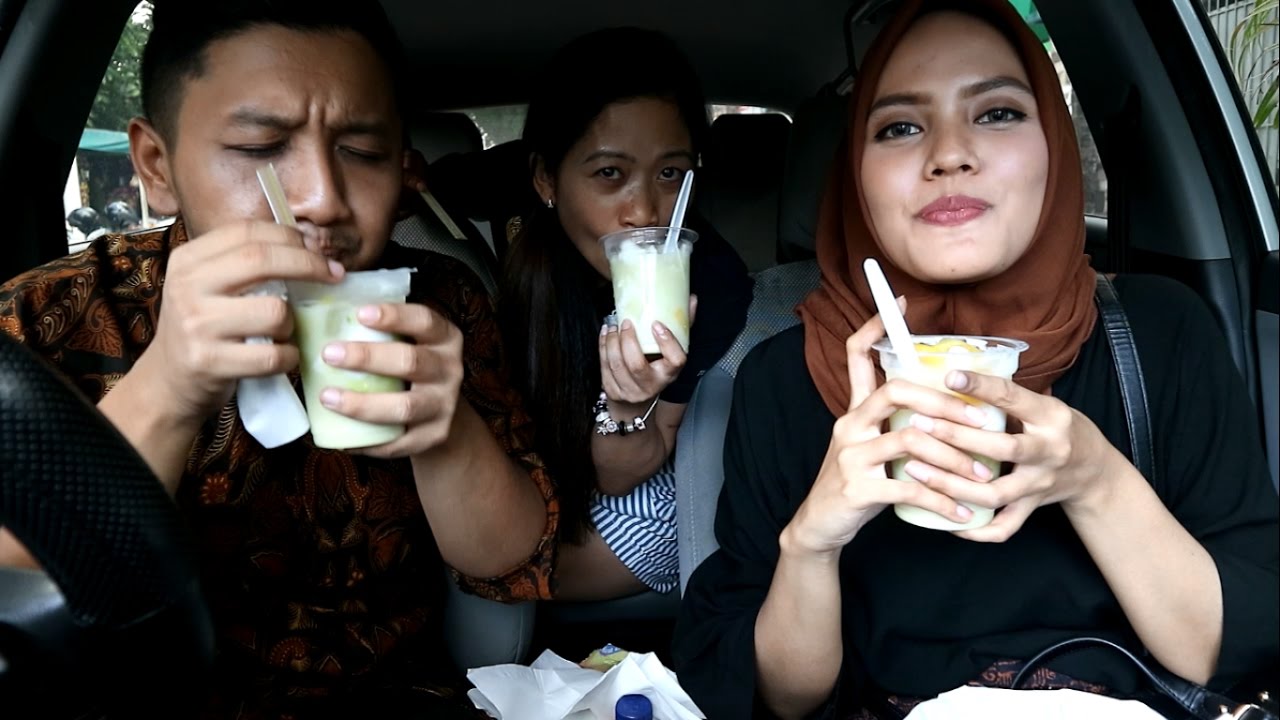 SEGARNYA Es Teler Legendaris di Metropole Cikini w/ Rida Sydharta - YouTube