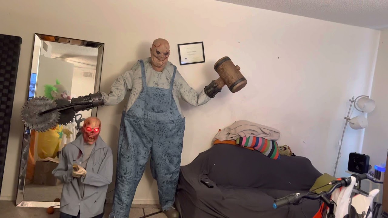 Spirit Halloween 2020 and 2021 animatronics punctured Pete and Buzzsaw ...