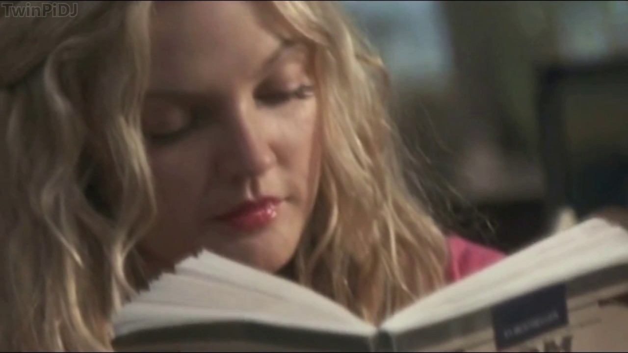 Elan Atias _ Slave to love (letra) - YouTube Music