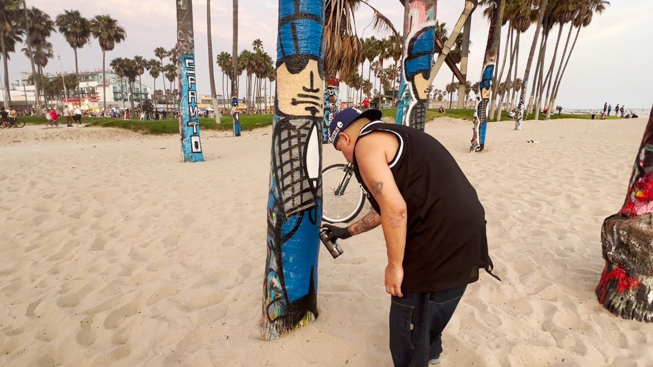 Funko Cholo Painting at Venice Beach - YouTube