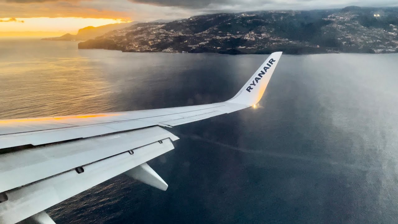 Stunning Sunset Arrival into Madeira | Ryanair | 4K Resolution HDR ...