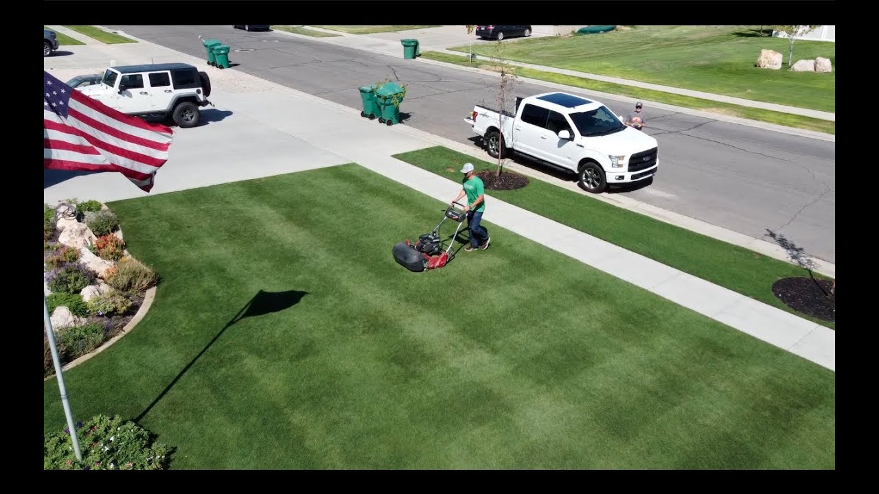 The NICEST LAWN I've ever seen // Dudes mowing grass - YouTube