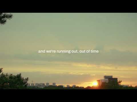 Nake Little - Hold me (Official Lyric Video)