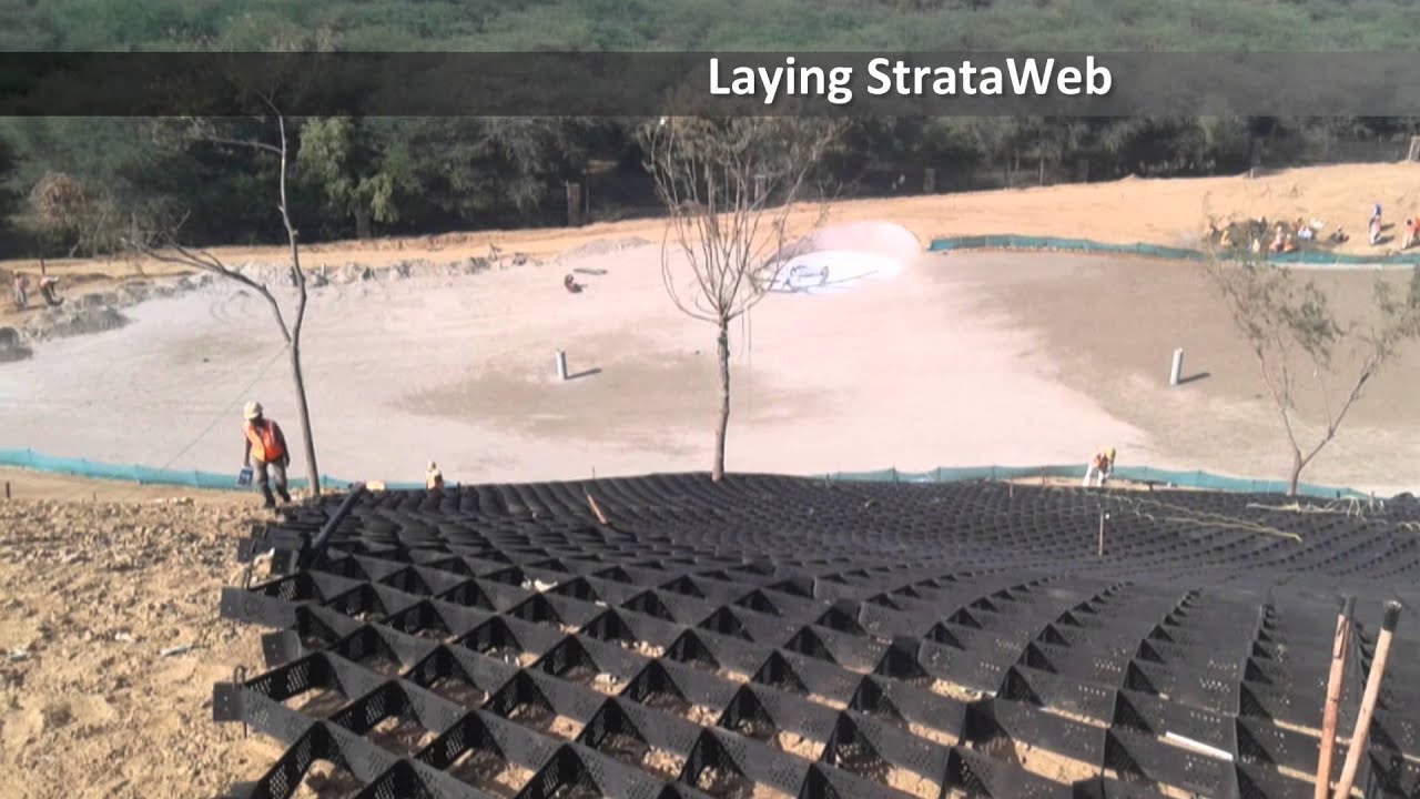 StrataWeb®: Slope protection at a golf course - YouTube