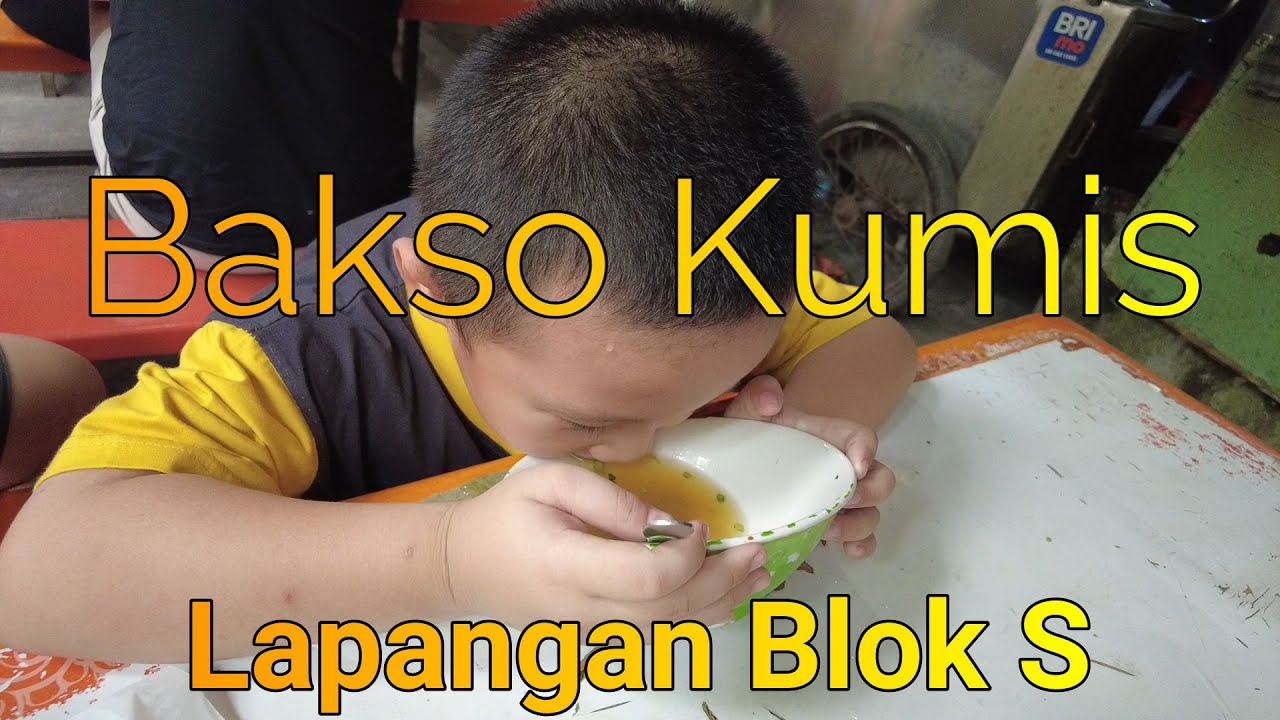 Bakso Kumis Lapangan Blok S : Na Josh - YouTube