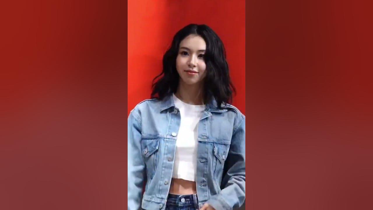 Cool, Cute & Sexy Son Chaeyoung at LEVI'S Pop-Up Store Opening in Seoul #twice #chaeyoung #levis ...