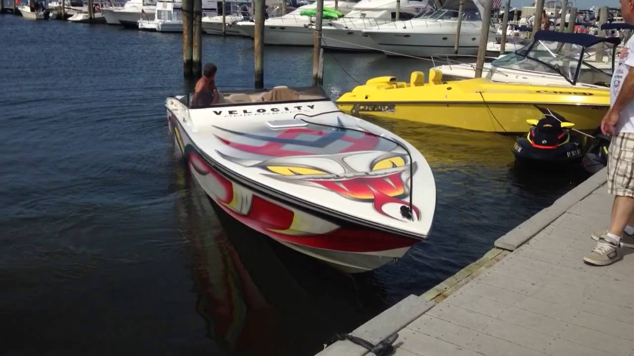 Velocity Offshore Powerboat with Twin V-10 Viper Engines - YouTube