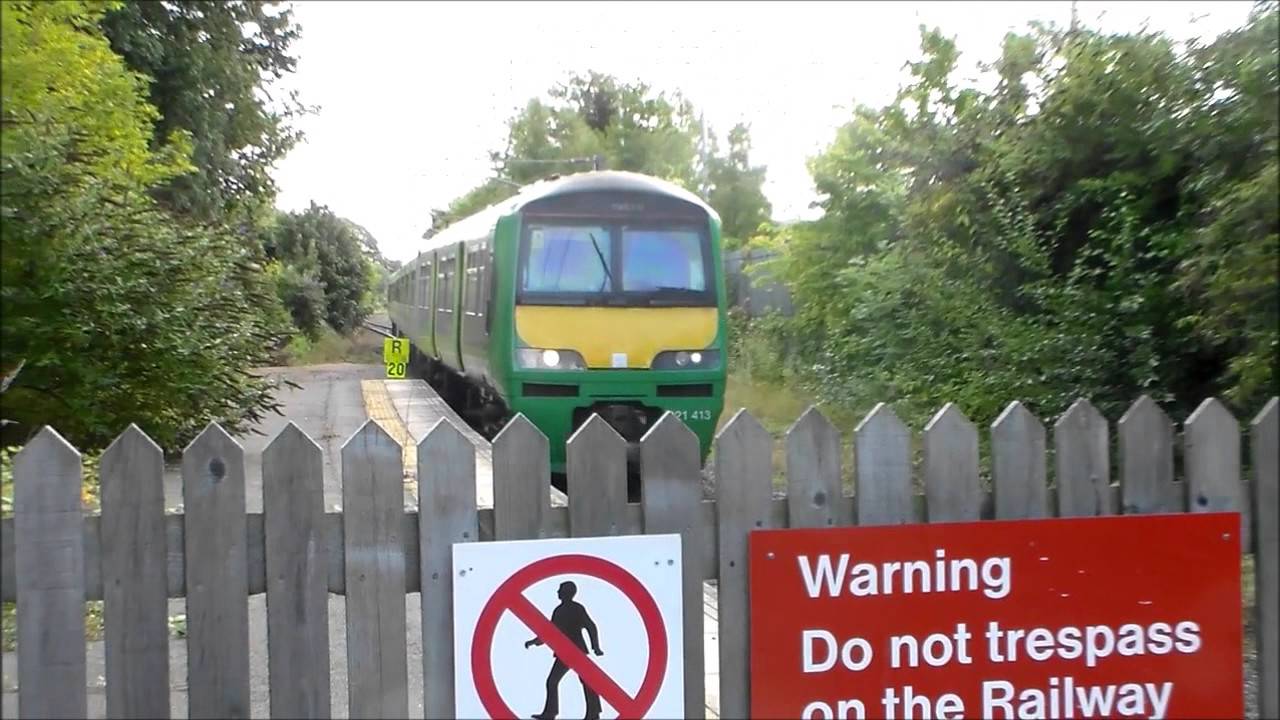 Class 321/4 321413 on the Abbey line - YouTube