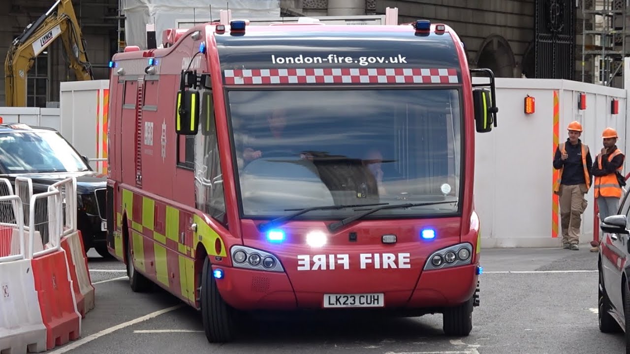 New Command Unit Bus On Driver Training Using Blue Lights & Siren ...