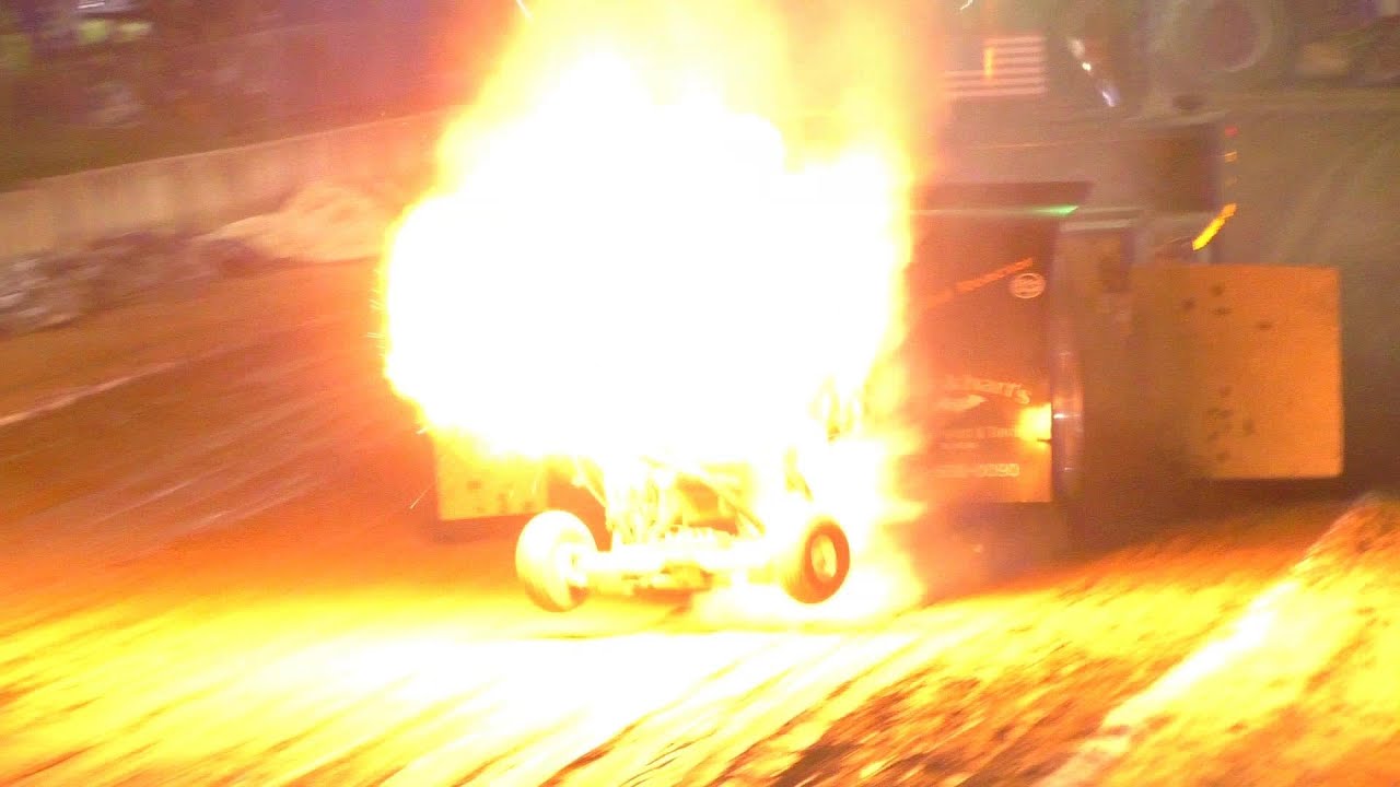 Hot Stellar Action Championship Truck And Tractor Pull - YouTube