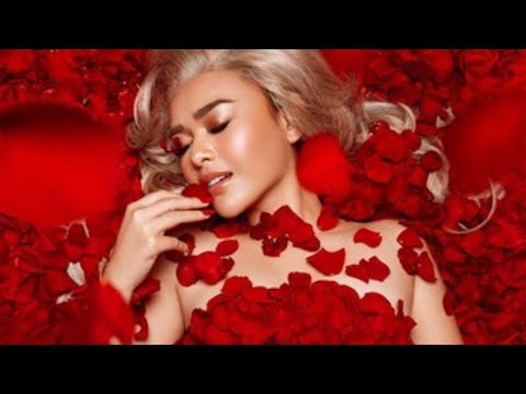 AMANDA MANOPO, SEKSI POSE NYA SAAT GOYANG TIKTOK DAN ENDORSE