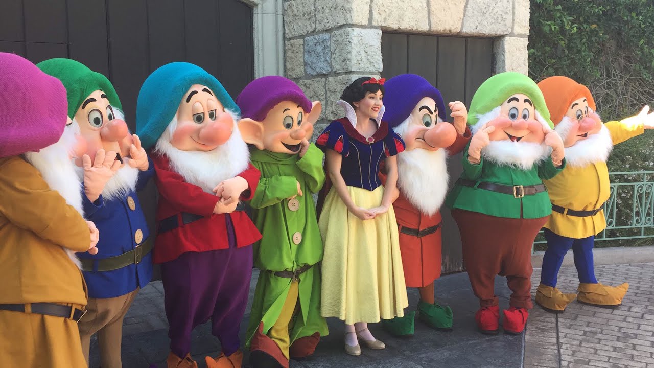 It's Snow White - YouTube