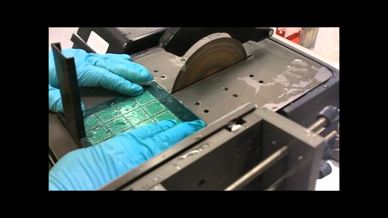 cutting pcb boards by manual feed - YouTube