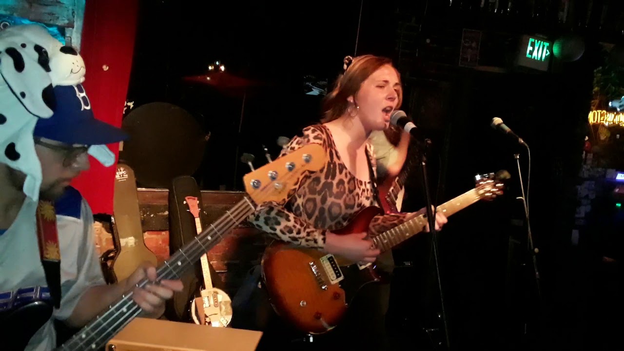 Banjo Kitty - Live at the Old Towne Pub 10-20-17 - YouTube