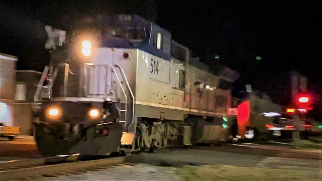 Amtrak B32-8WH 514 Leads Silver Meteor 98 - YouTube