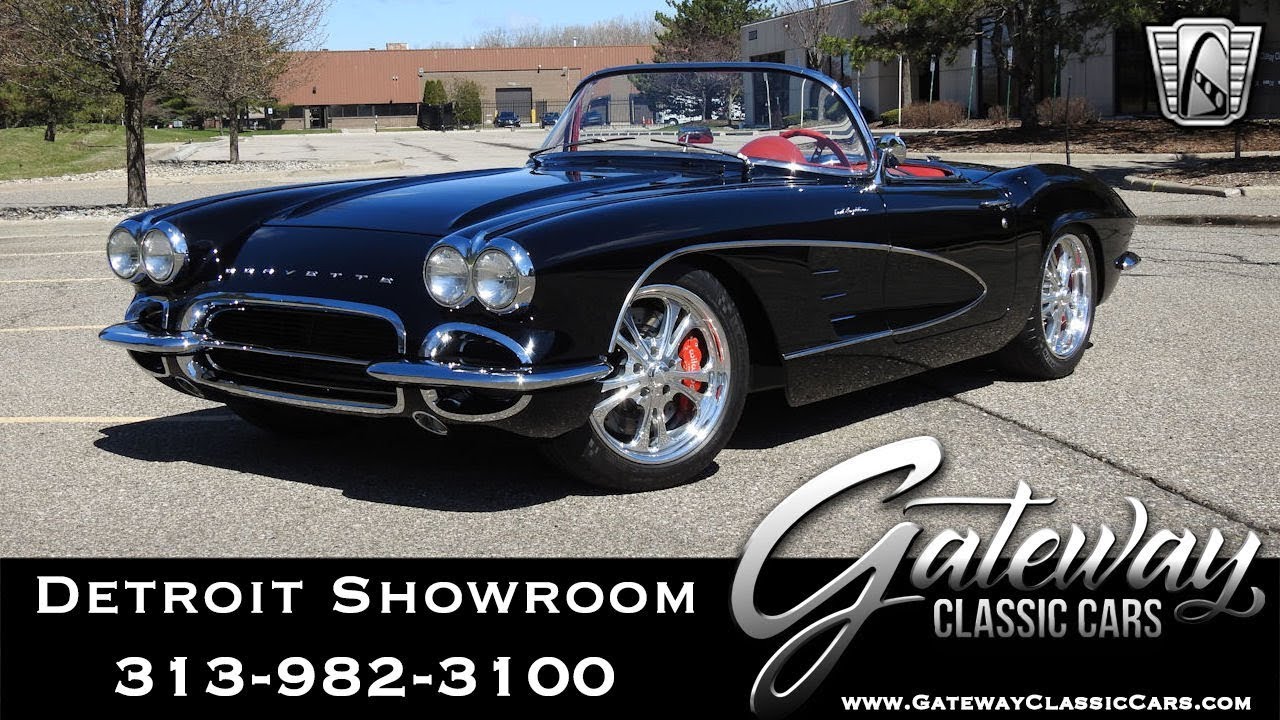 1961 Chevrolet Corvette Gateway Classic Cars of Detroit #1402 - YouTube