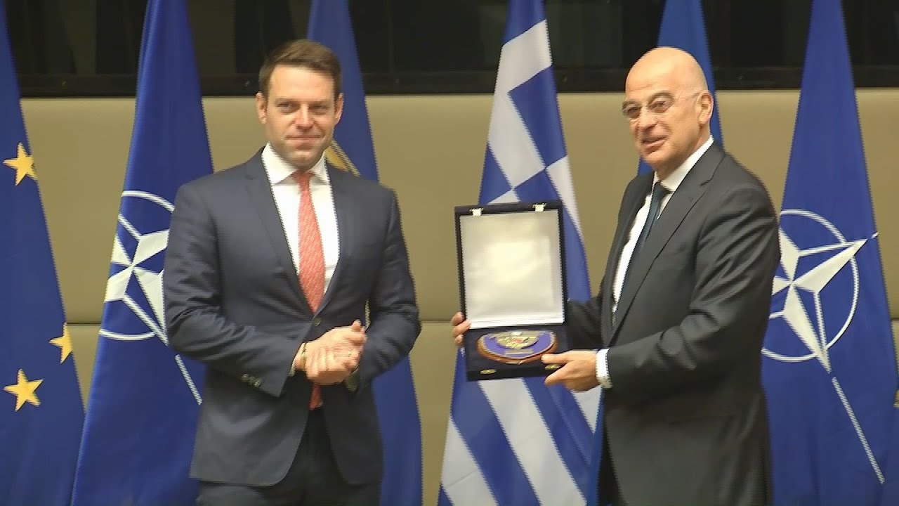 Επίσκεψη Στ. Κασσελάκη στο υπ. Εθνικής Άμυνας - YouTube