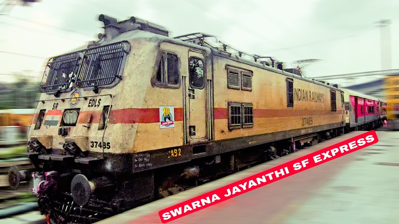 Pure Gold Swarna Jayanthi Superfast Express Arriving At Ernakulam ...