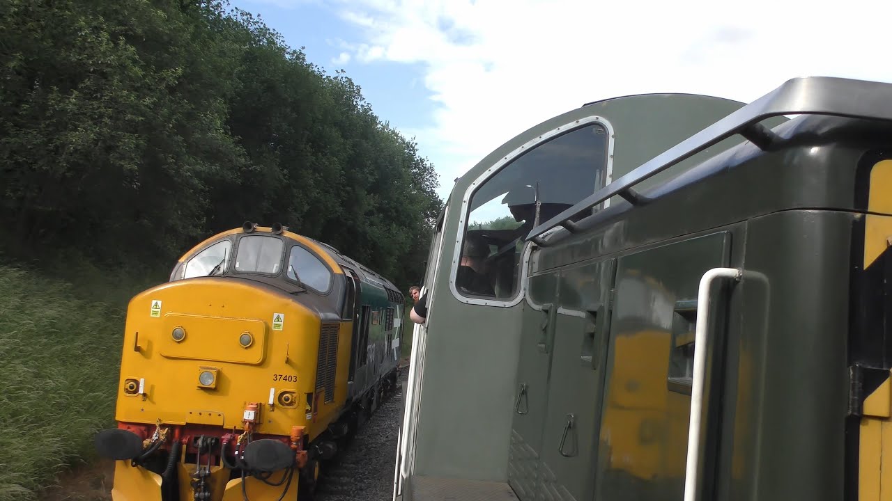 Behind D9520 and shunter D32 KWVR Diesel Gala 2023 - 4k - YouTube