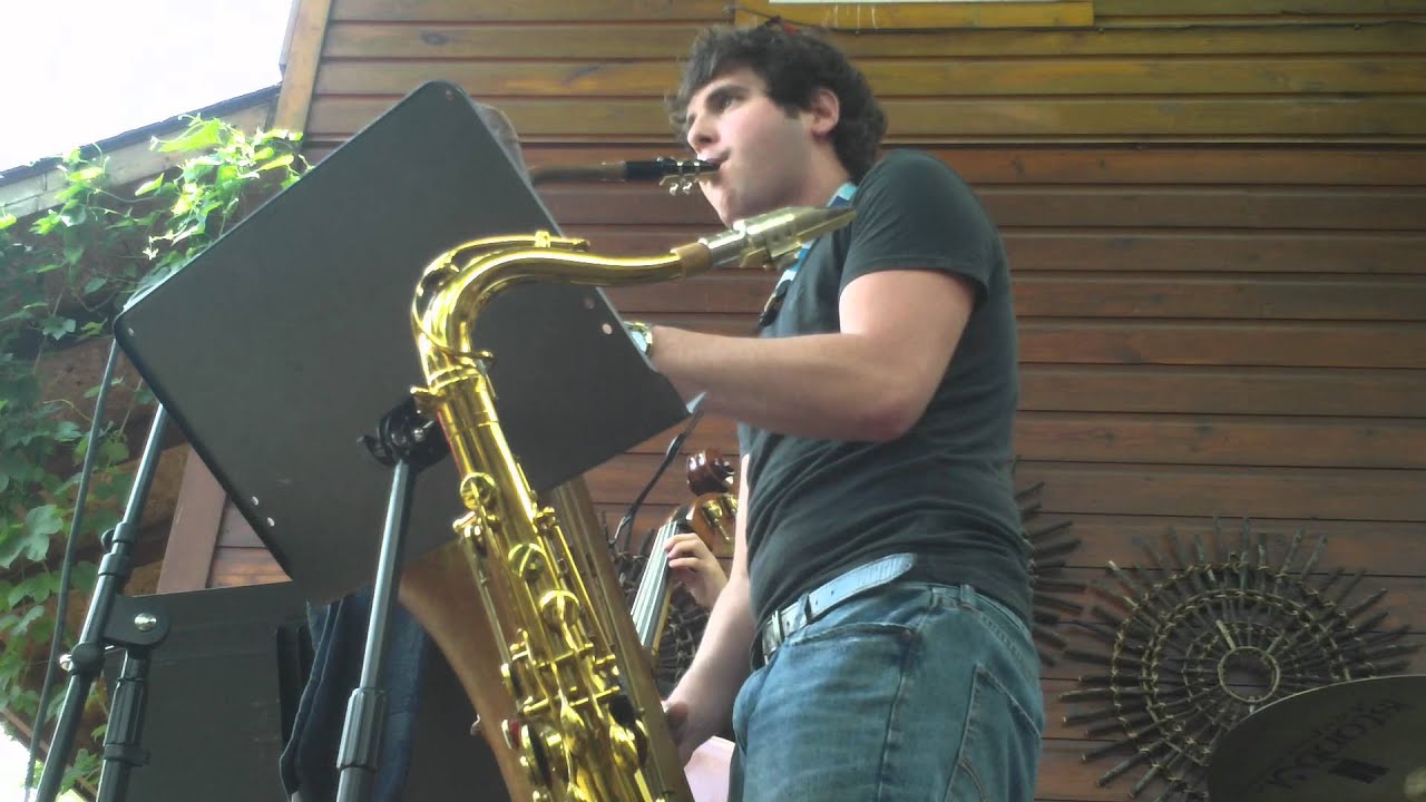 John Troy- Baritone Sax Solo on "Under The Rainbow" - YouTube