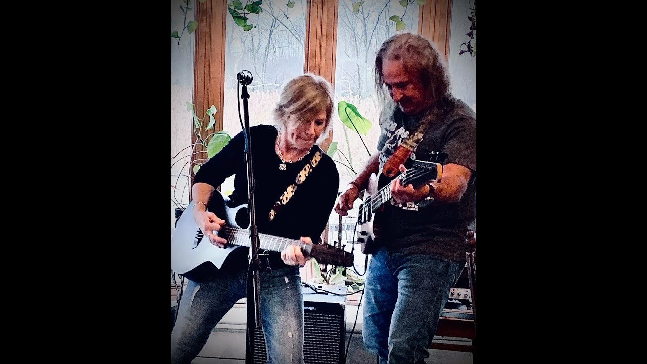 Susan Carson performing You're So Vain by Carly Simon - YouTube