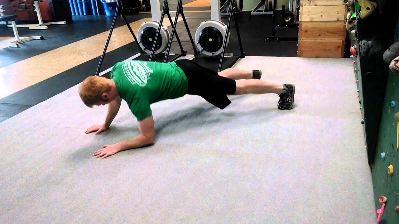 Pillar to plank press up - YouTube