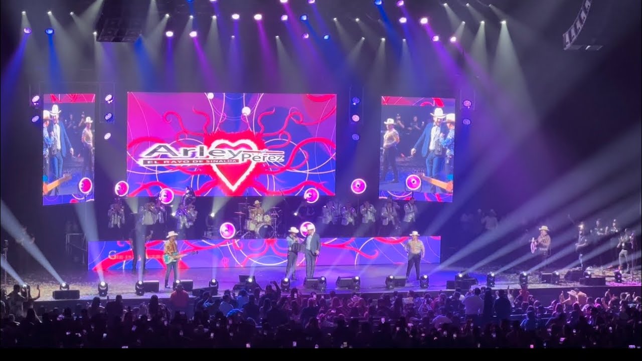 Grupo Arriesgado ft Arley Perez - En La Cima Microsoft Theater Los ...