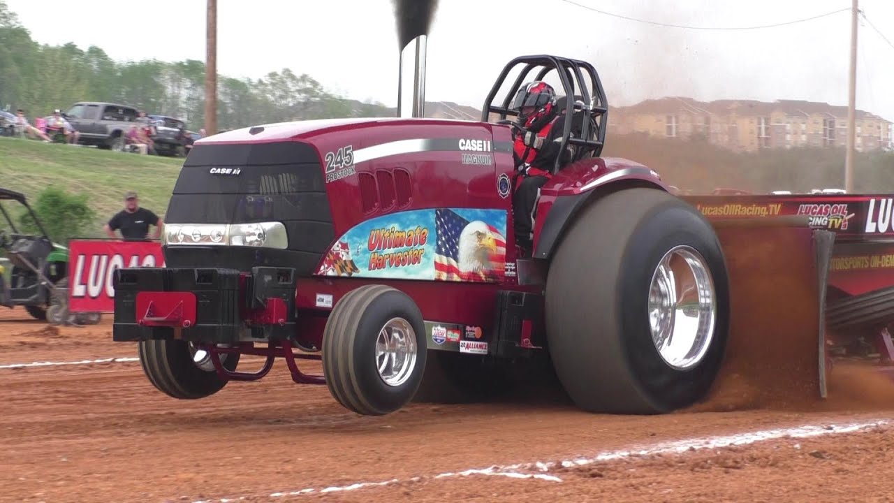 High Power Lucas Oil Super Stock/Pro Stock Tractors Pulling At ...