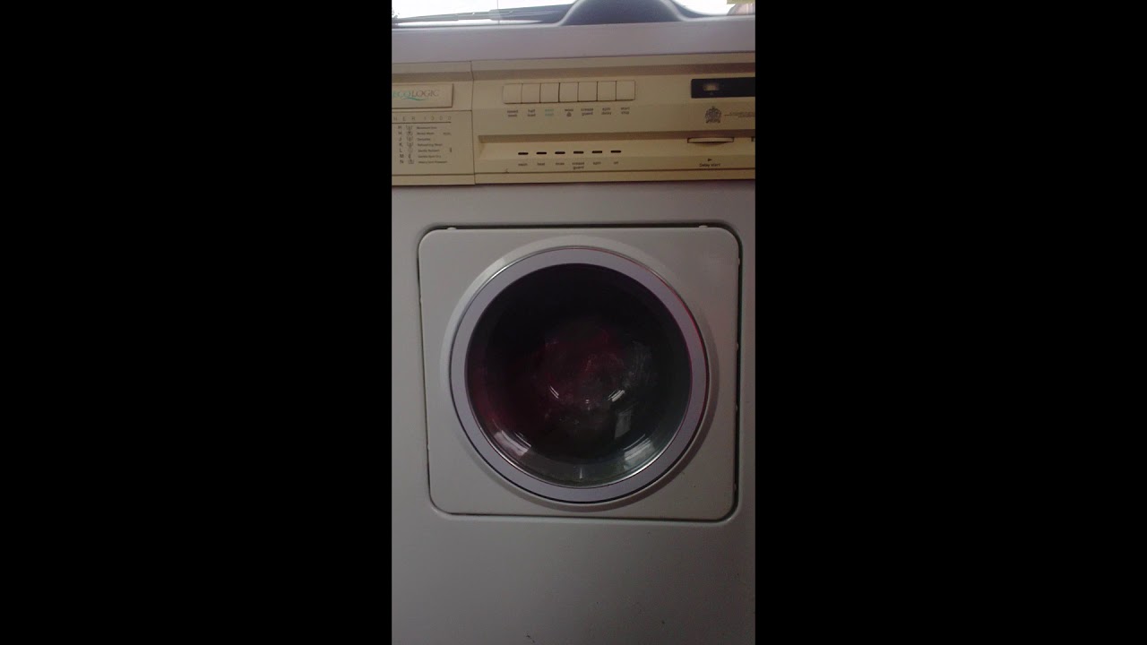 Clip 2 of the day I bought my Old Hoover ECOLOGIC 1300 Washing Machine ...