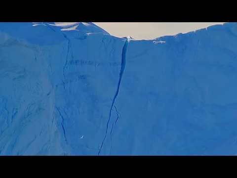 Apr 13, 2026: Giant Iceberg Caught on Camera Drifting Past Ilulissat, Greenland