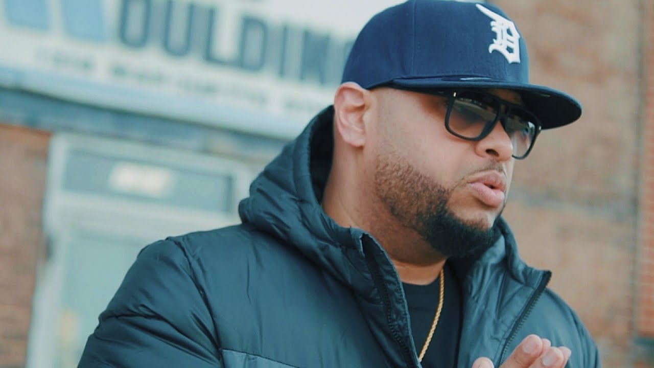 Mickey Angelo - Blossom (Video Oficial) - YouTube