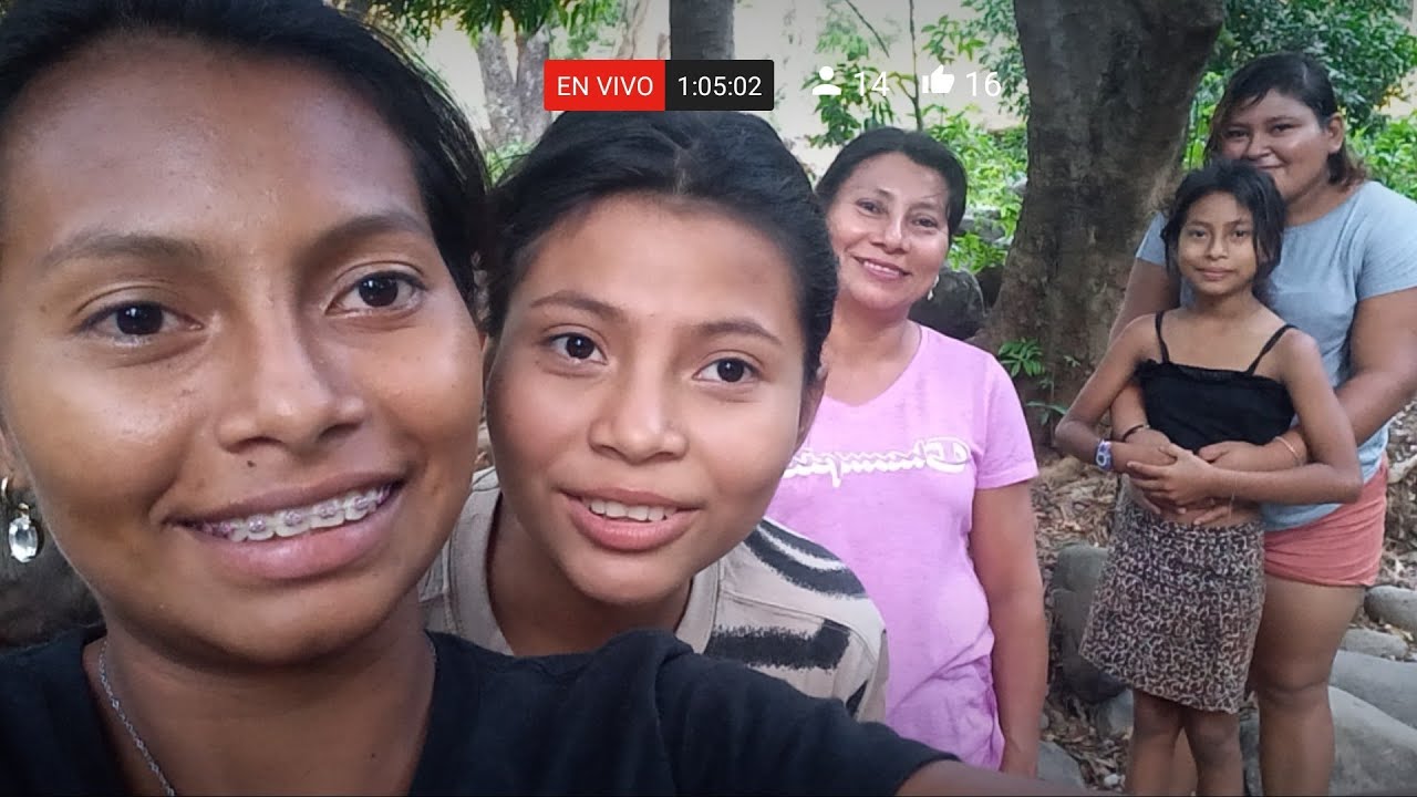 Keni Y su familia está en vivo - YouTube