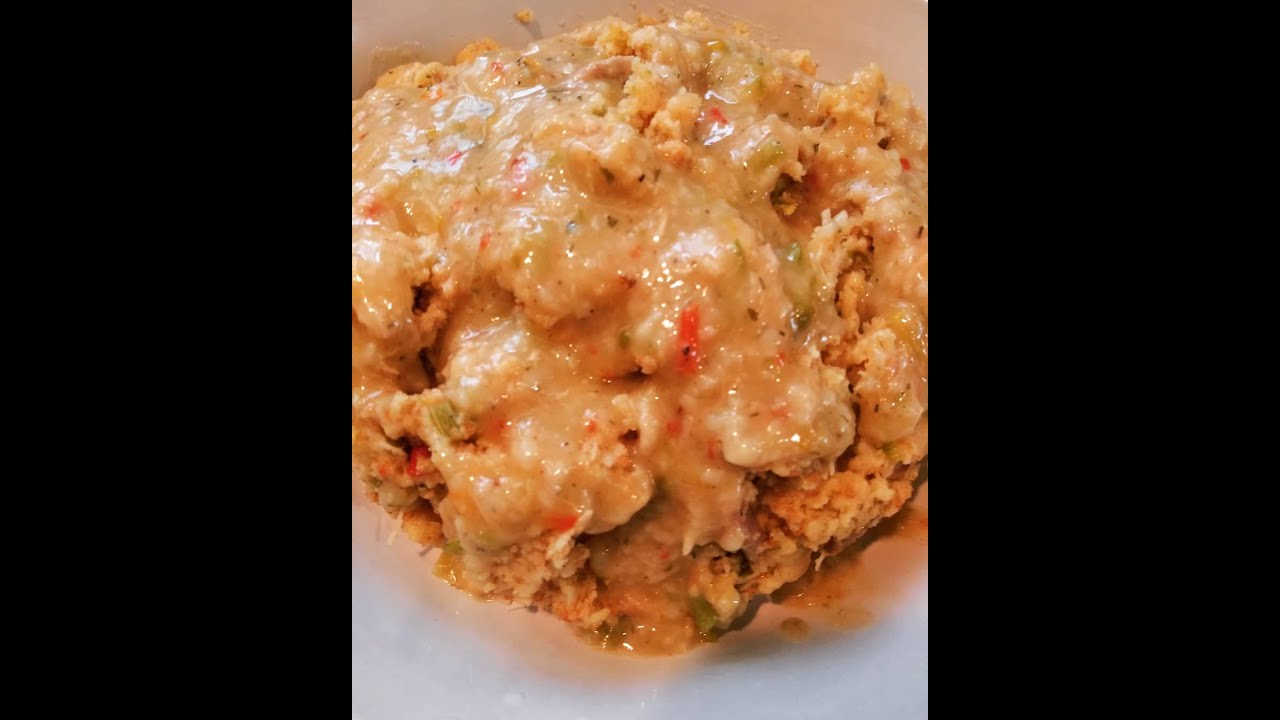 Cooking with Carleatha ~ Creole Cornbread Dressing - YouTube