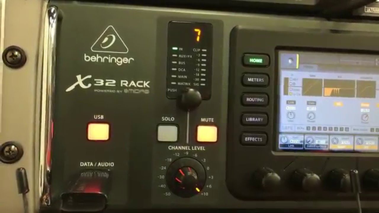Behringer X32 Rack in Gator Case U10 - YouTube