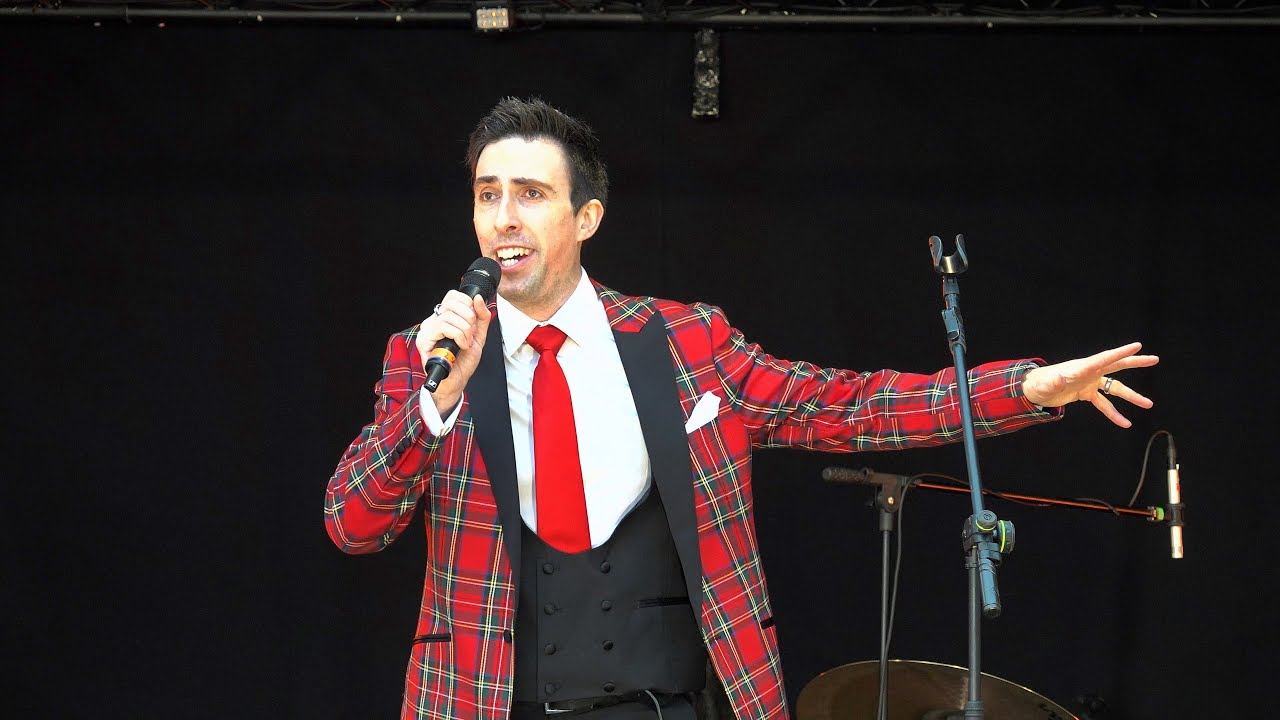 The Tartan Tenor Colin Bryce singing Ain't That a Kick in the Head for ...