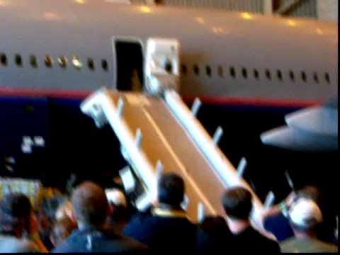 747 Slide Deployment United Airlines Fleet Week 2008 - YouTube
