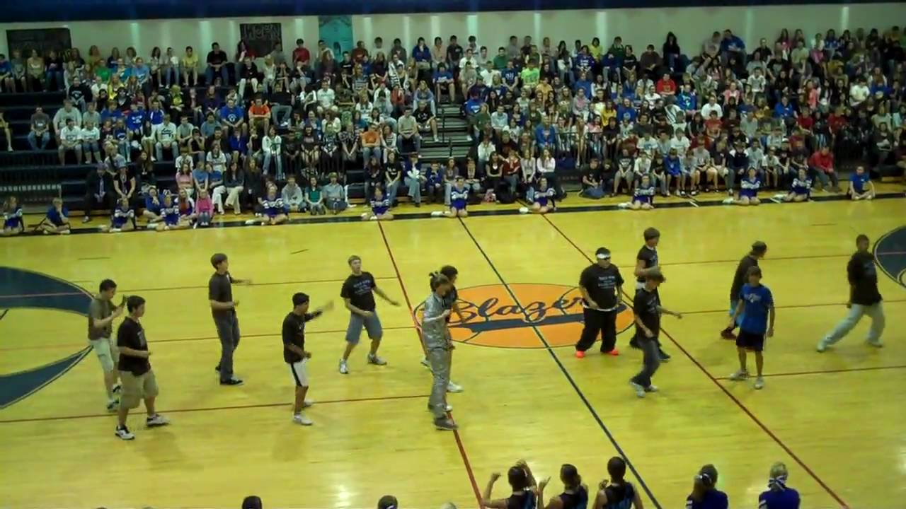Boys Powder Puff - Pep Rally - YouTube