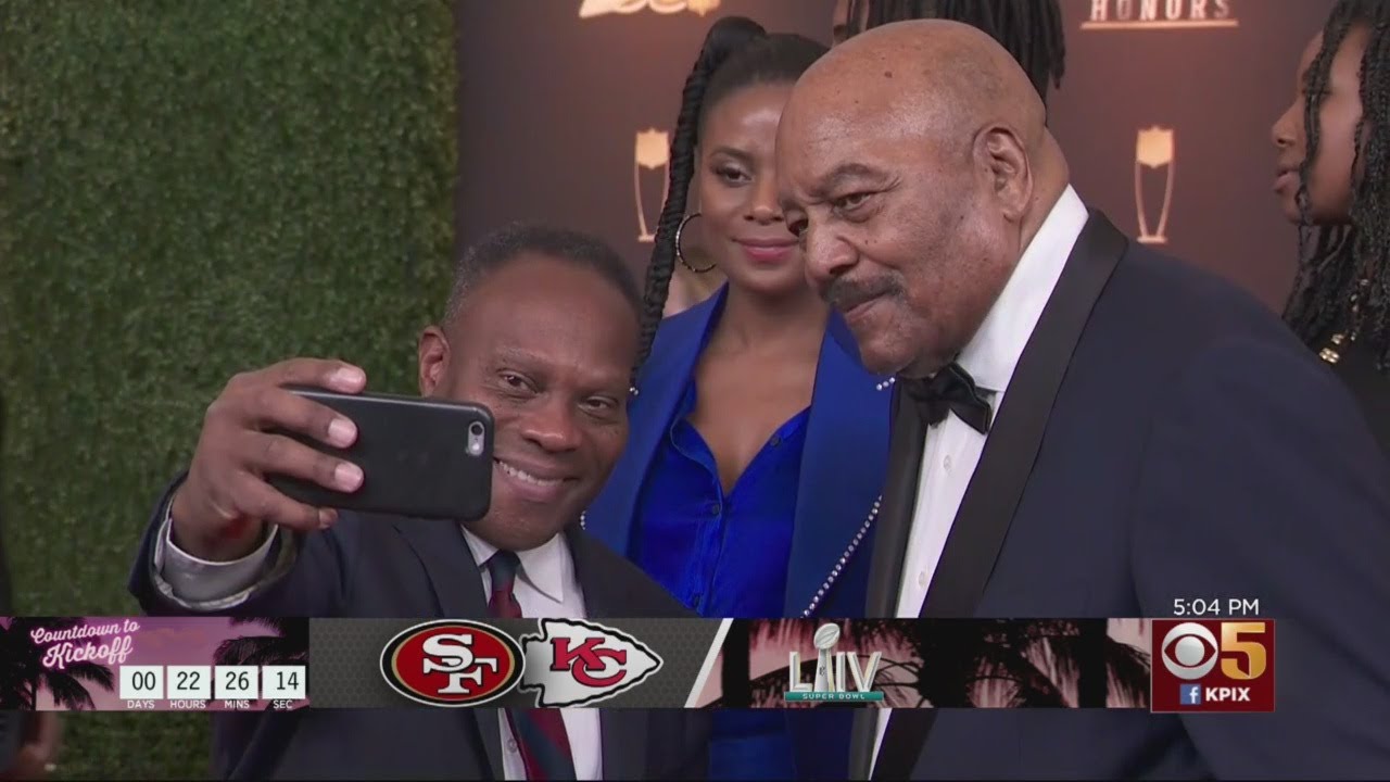 Sports Stars Come Out On Red Carpet At The NFL Honors - YouTube