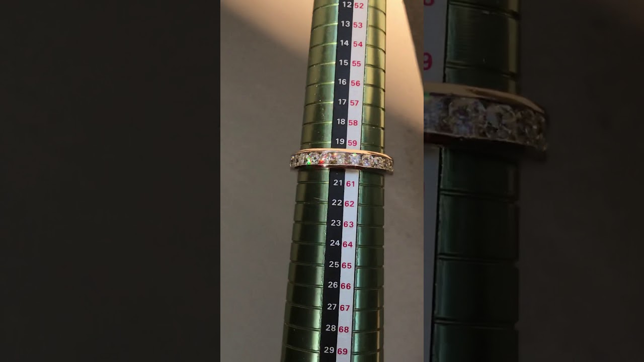 แหวนแถว Octillion Diamond 11 เม็ด - YouTube