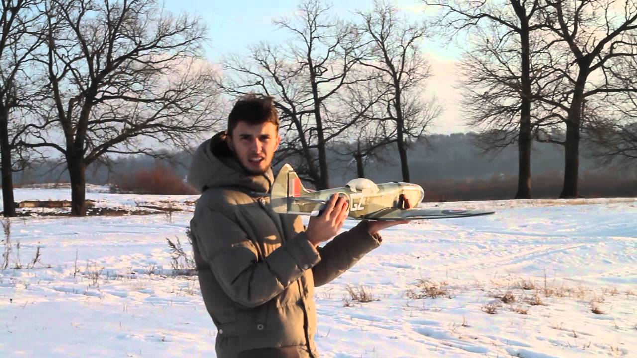 Spitfire Mk18 Первый полёт - YouTube